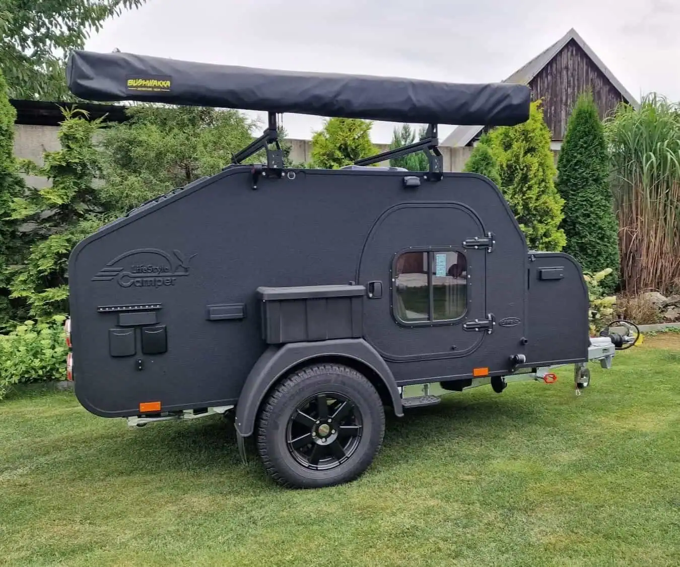 Off-road karavan LIFESTYLE CAMPER Limitovaná edice () – karavan pro ...